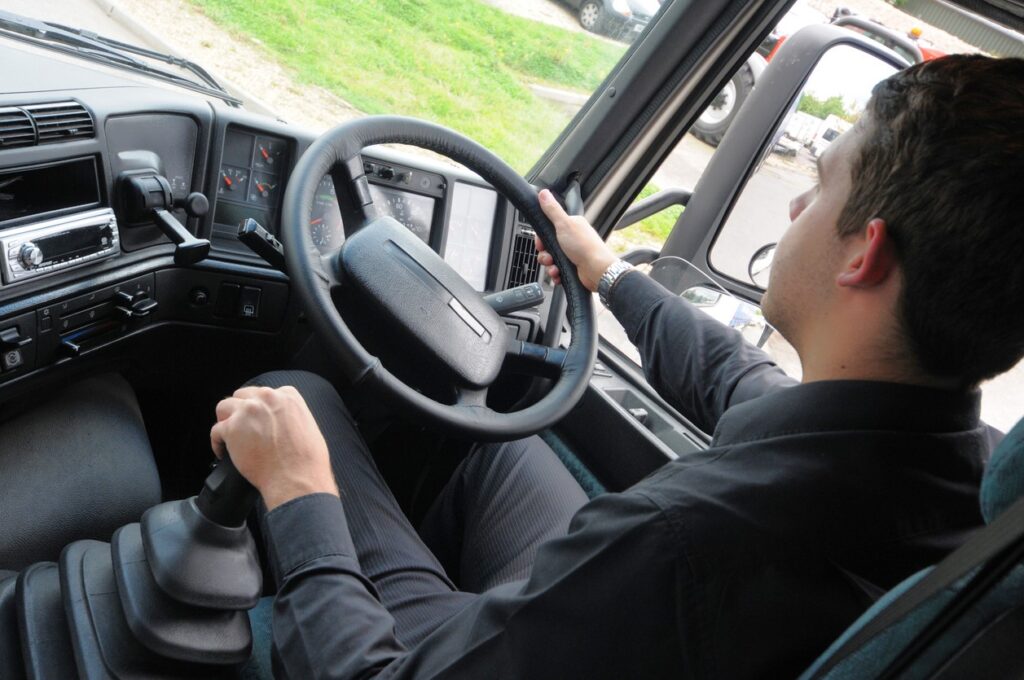 TLIM0018 - Develop Low Risk Heavy Vehicle Driving Behaviours in Others ...